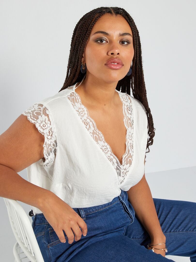Blouse encolure V avec dentelle - blanc - Kiabi - 18.00€