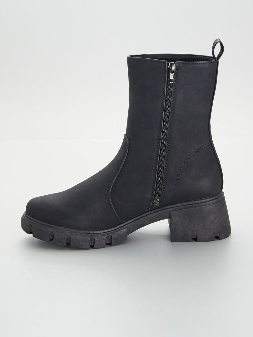 Bottines en suédines - Noir - Kiabi - 32.00€