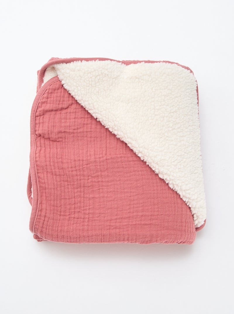Couverture en gaze de coton et polaire - Rose - 15.00€ - Kiabi