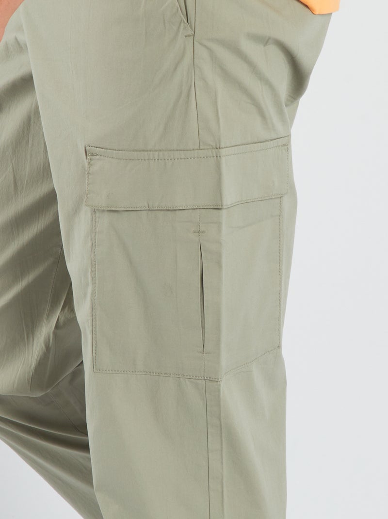 Pantalon de jogging avec poches à rabat - VERT OMBRE - 22.00€ - Kiabi