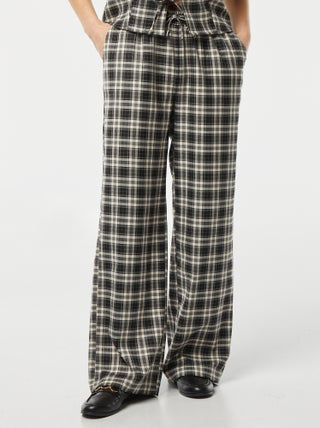 Pantalons larges femme : découvrez nos modèles - Kiabi