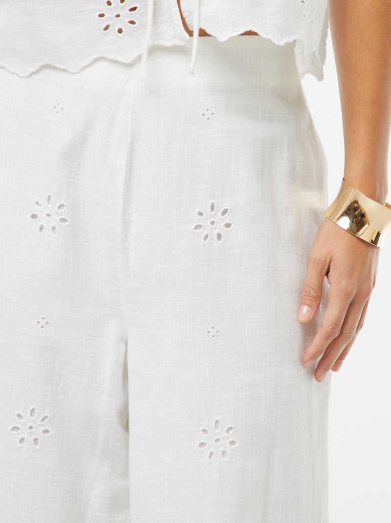 Pantalon large avec broderies anglaises - blanc - Femme - 8.80€ - Kiabi