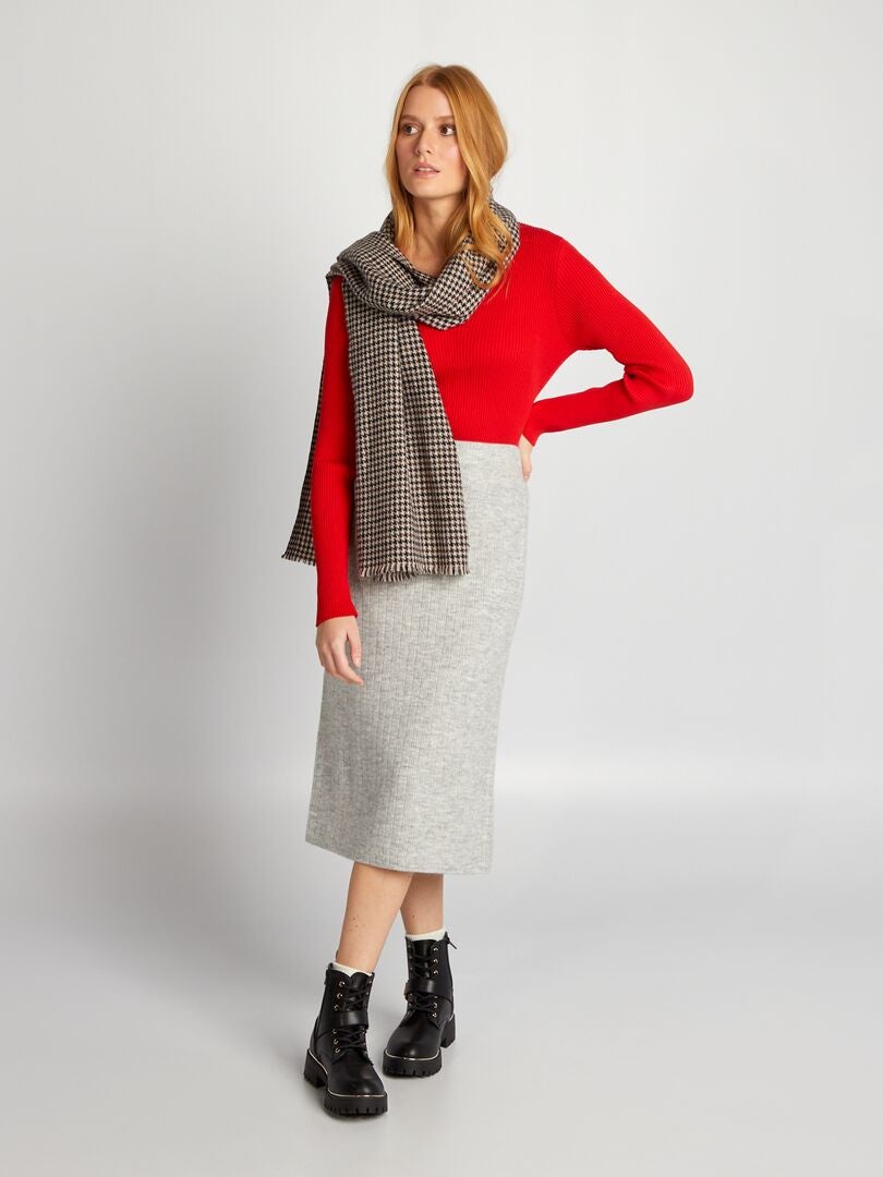 Pull côtelé à col V - Rouge - Kiabi - 18.00€