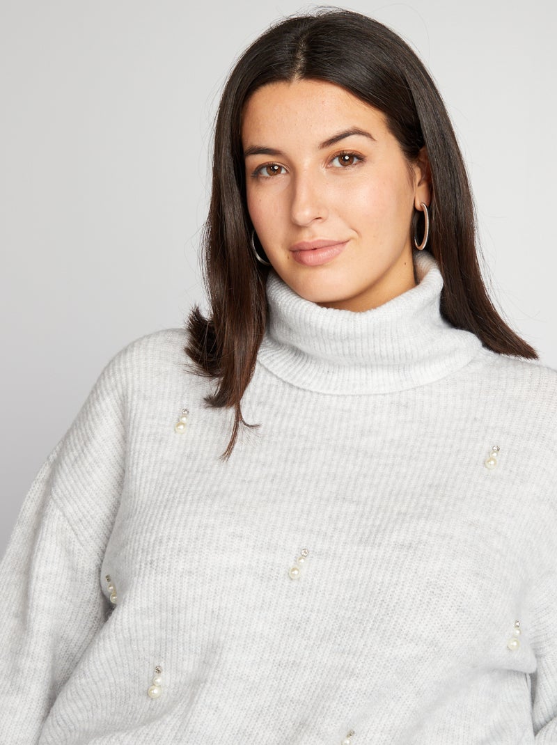 Pull en maille avec breloques - Gris - Kiabi - nu€