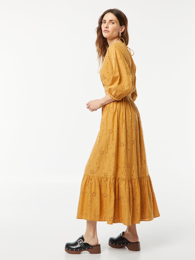 Robe longue avec broderie anglaise et volant à la base - BEIGE - Femme ...