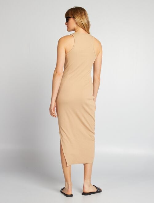 Robe longue en maille cotelee