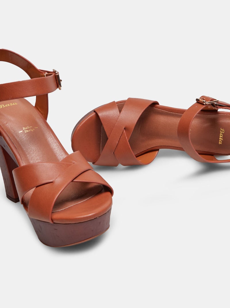 Sandales talon large et plateau BATA - Marron - Kiabi - 71.99€
