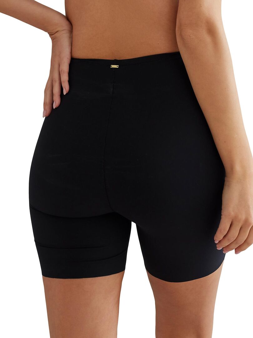 Shorty taille haute gainant Curves - Noir - Kiabi - 31.50€