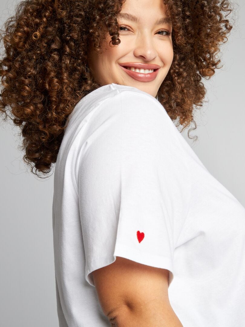 T-shirt avec broderie sur col - Blanc - Kiabi - 10.00€