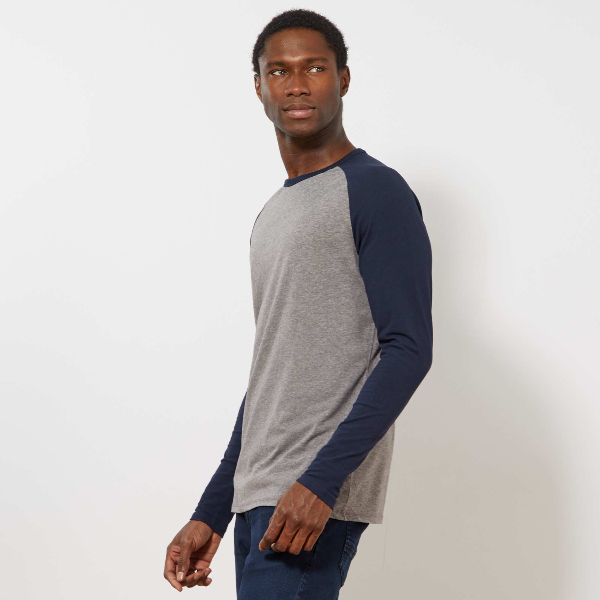 T-shirt manches longues en coton bio Homme - blanc/bleu marine - Kiabi ...