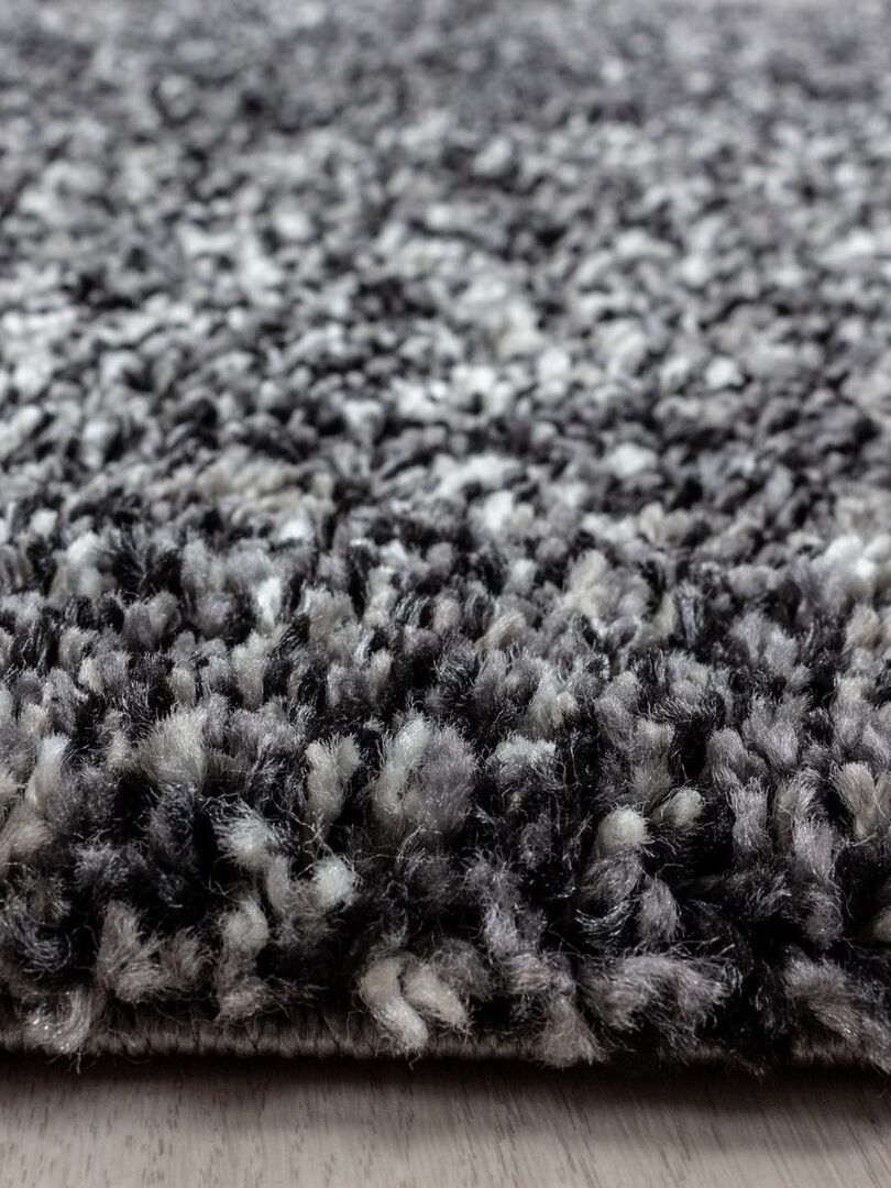 Tapis poils longs shaggy tissé motif faux uni UNI D - Noir - Kiabi - 54.99€