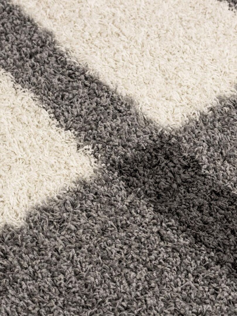 Tapis poils longs shaggy tissé motif géométrique RECTAN - Argent - Kiabi - 54.99€