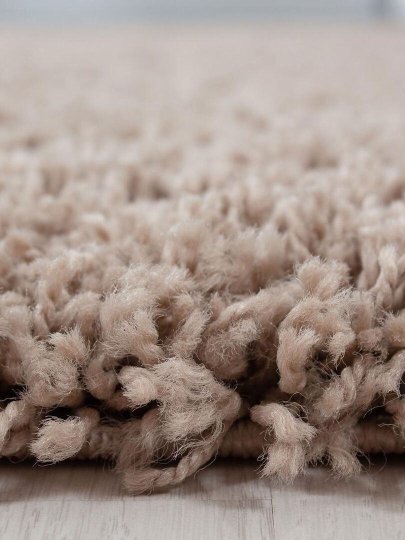 Tapis poils longs shaggy tissé motif uni UNI C - Beige - Kiabi - 54.99€